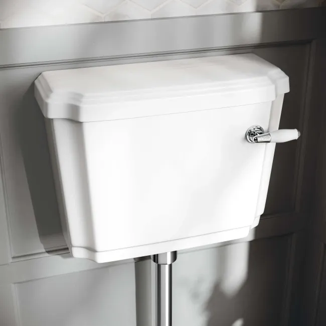 Hudson Traditional Toilet With Low-Level Cistern and Chalk White Wooden ...